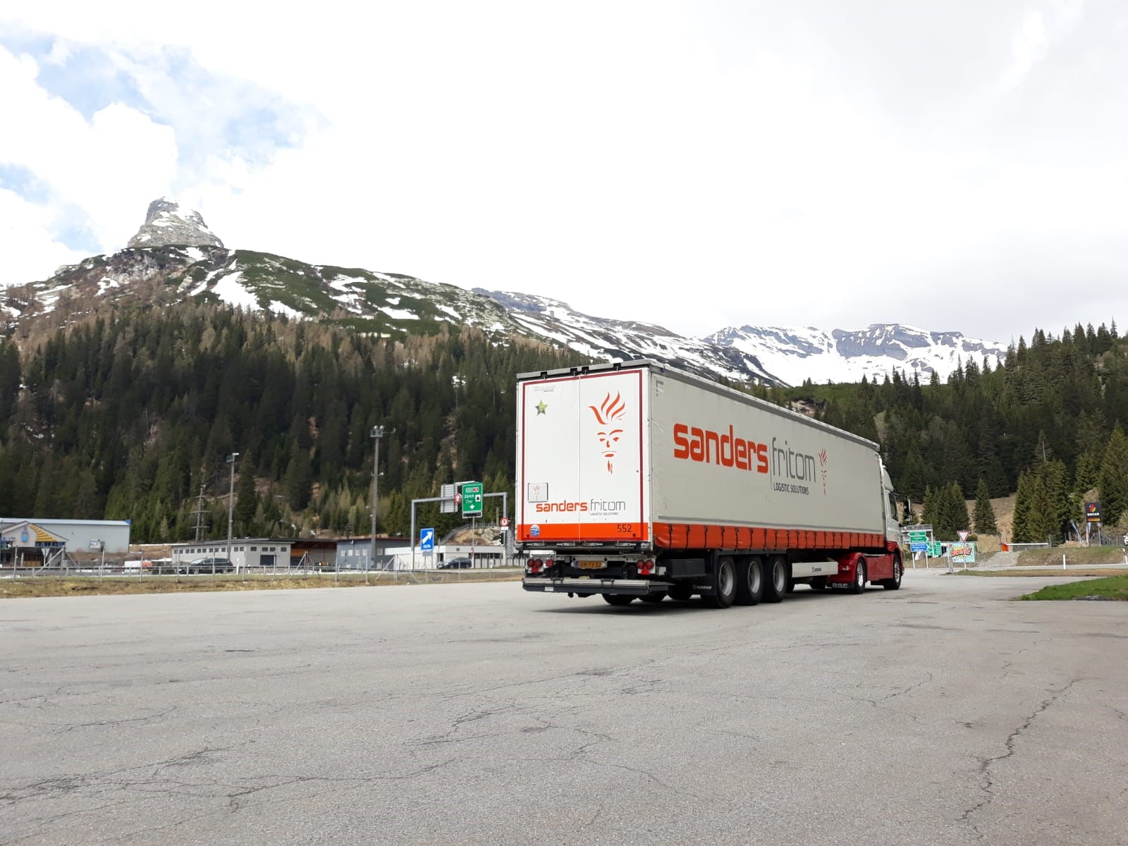 Sanders|Fritom – Transport of your goods on pallets